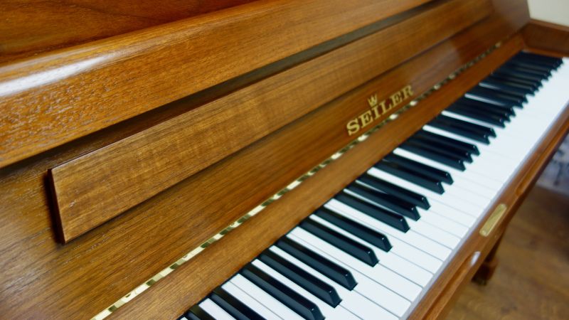 Seiler Upright Piano - Handel Pianos LTD