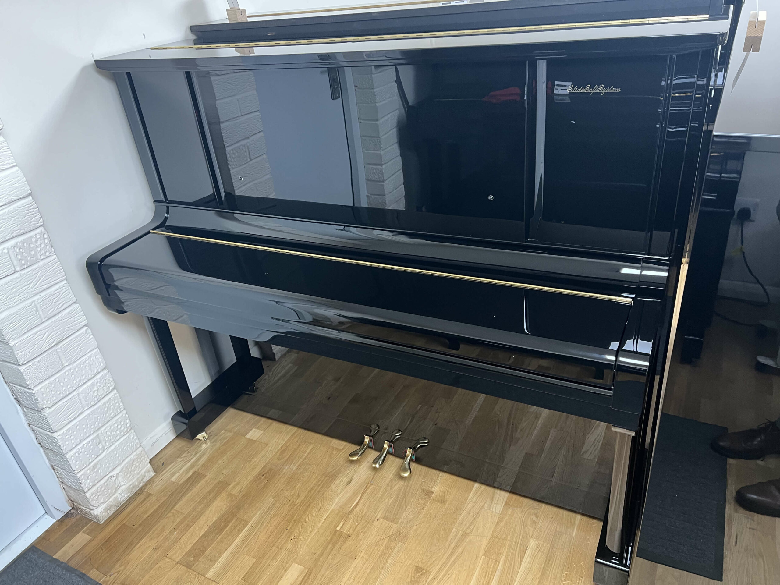 Toyo NA-126 Upright Piano - Handel Pianos LTD