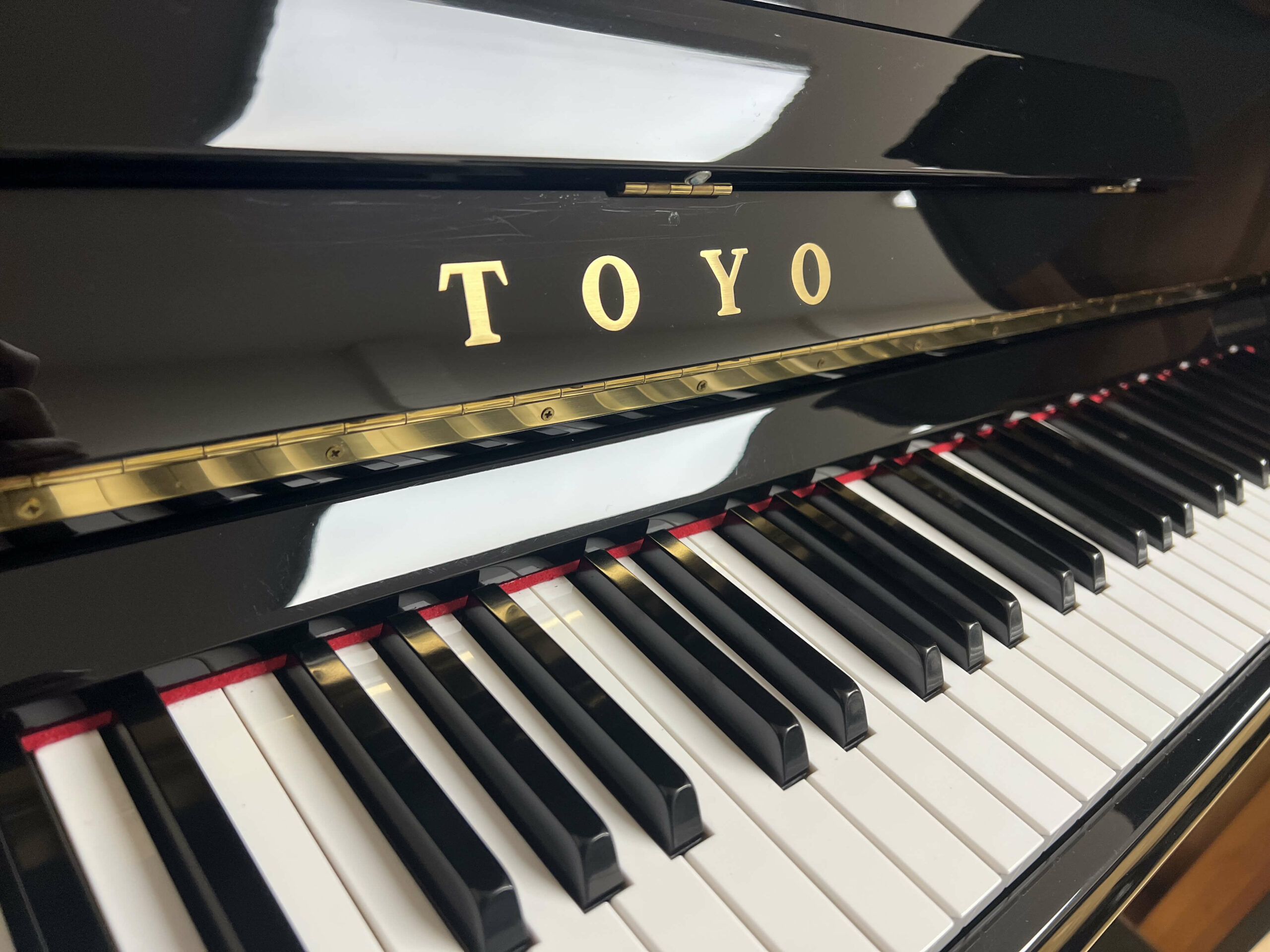 Toyo NA-126 Upright Piano - Handel Pianos LTD