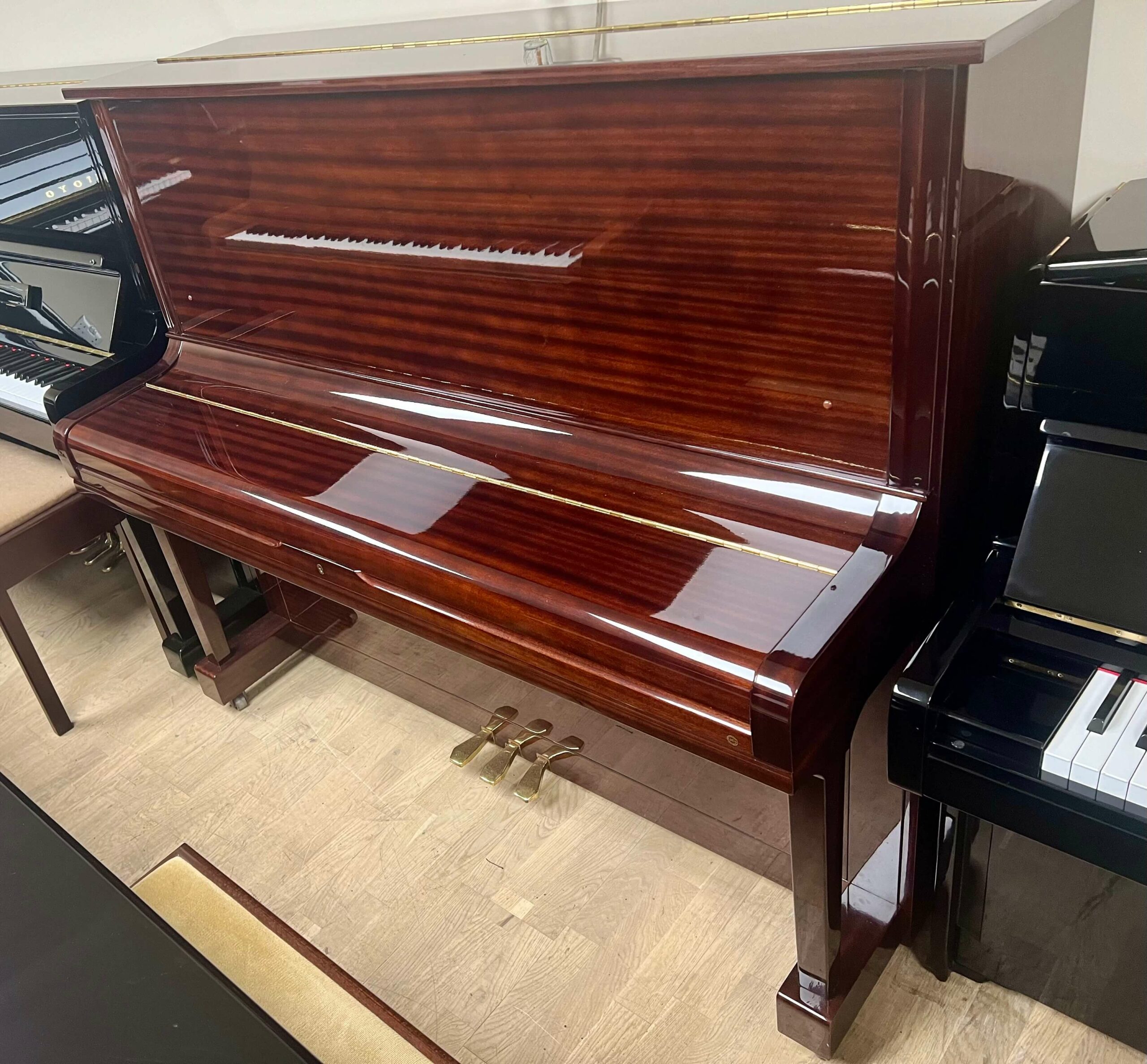 Young Chang U-131 Upright Piano - Handel Pianos LTD